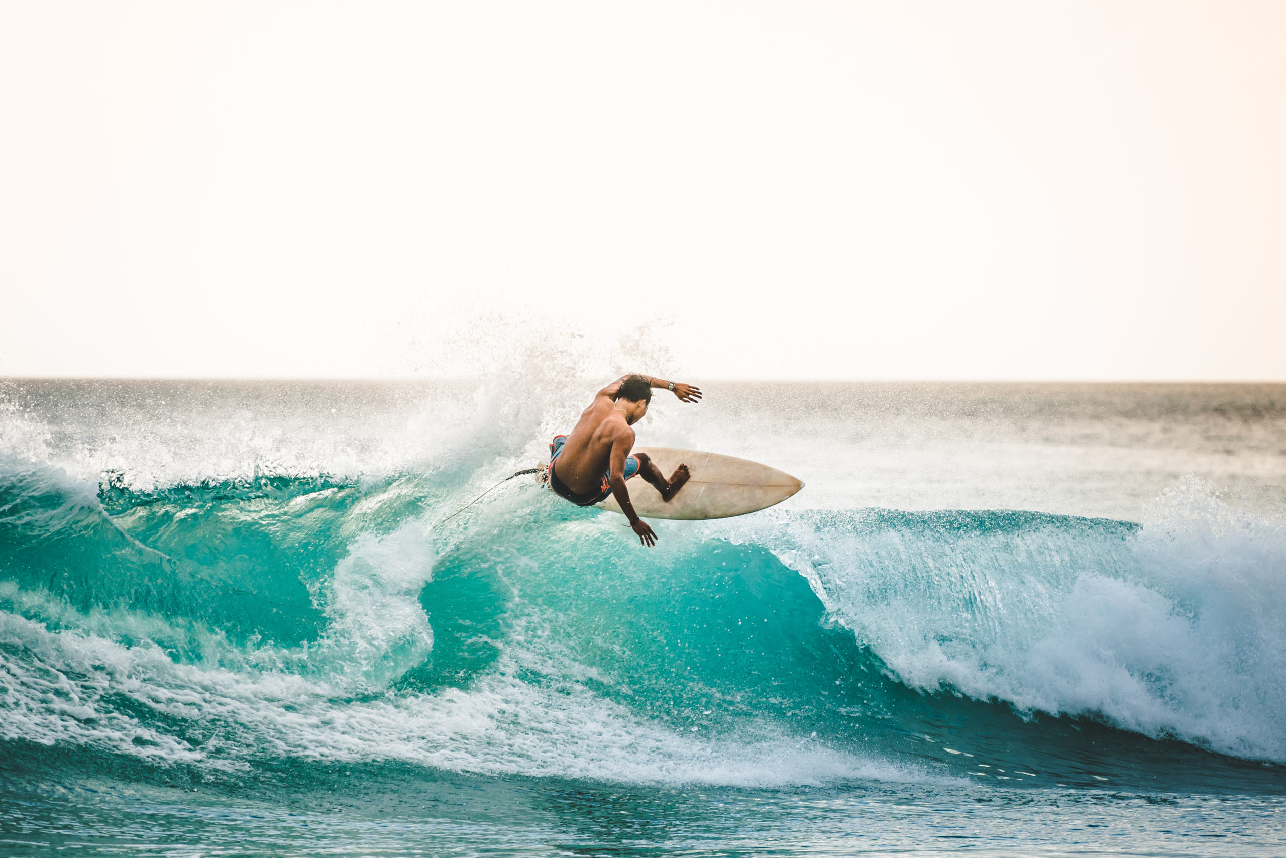 Solar flow battery to create waves at world-first onshore surf lake ...
