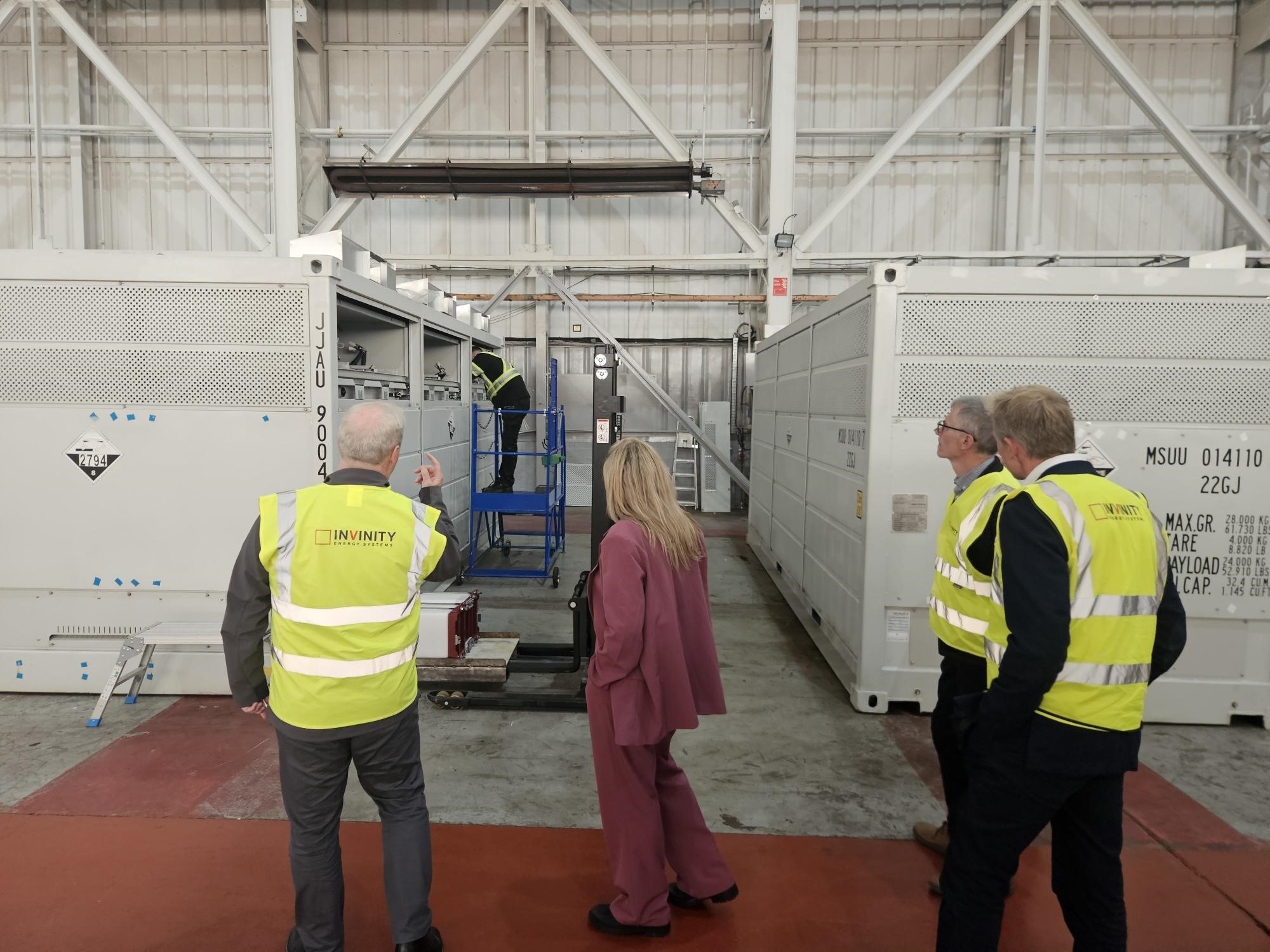 Scottish Cabinet Secretary Visits New Motherwell Facility / Invinity
